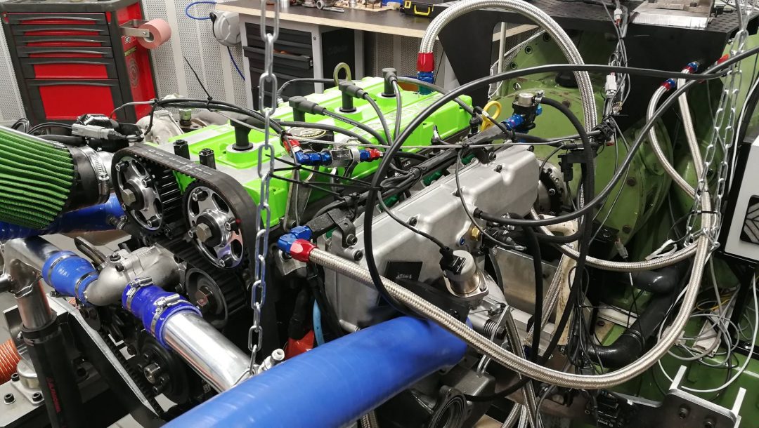 passage to the Ford Cosworth YB engine bench - LORRTEC